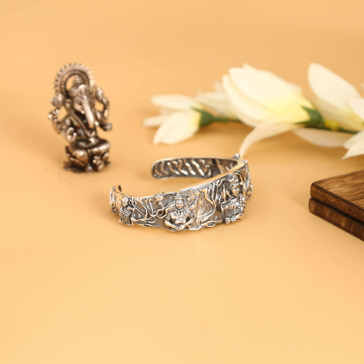 Shop Shiva Silver Bracelets - Stylish Mahadev Kada |Tarakesh